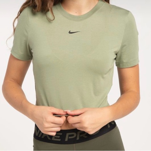 Nike | Tops | Nike Sportswear Essential Slim Crop Tee Embroidered Nike ...